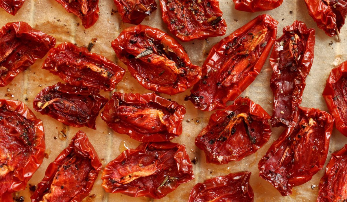 Jak suszyć pomidory? Piekarnik nie jest jedyną możliwością