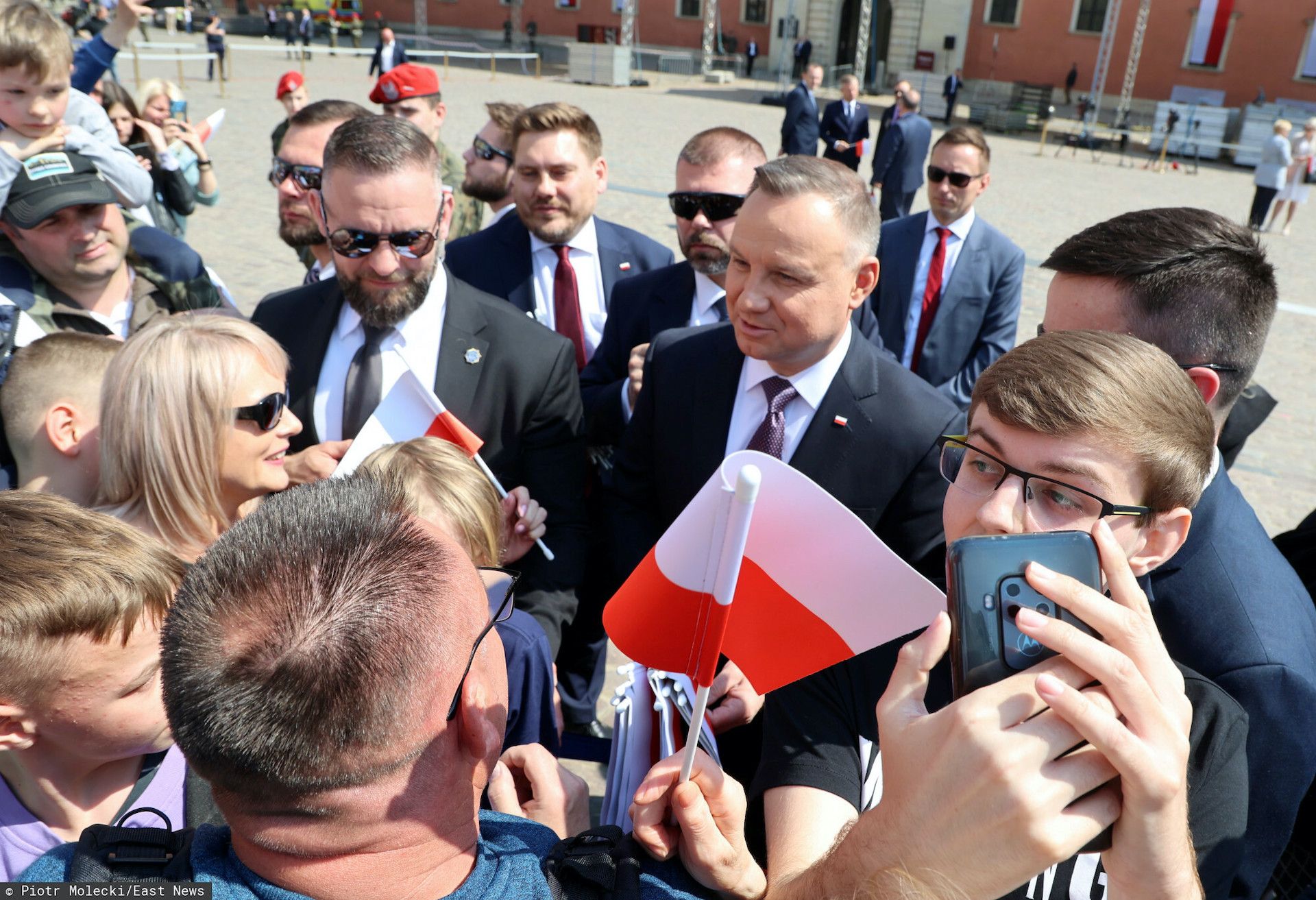 Andrzej Duda zaapelował do Polaków. Prezydent i pierwsza dama postanowili działać