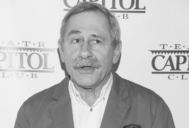 Ukończono nagrobek Andrzeja Strzeleckiego. Dwa szczegóły robią wrażenie