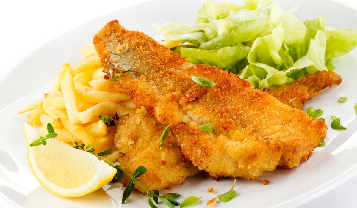 Przepis na delikatną smażoną rybę w panierce. 1 trik sprawi, że będzie ...
